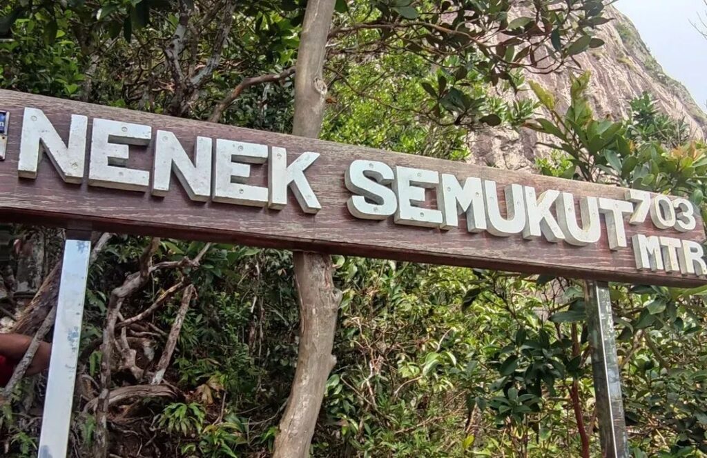 Gunung Nenek Semukut: Tioman Island’s Legendary Dragon Horns